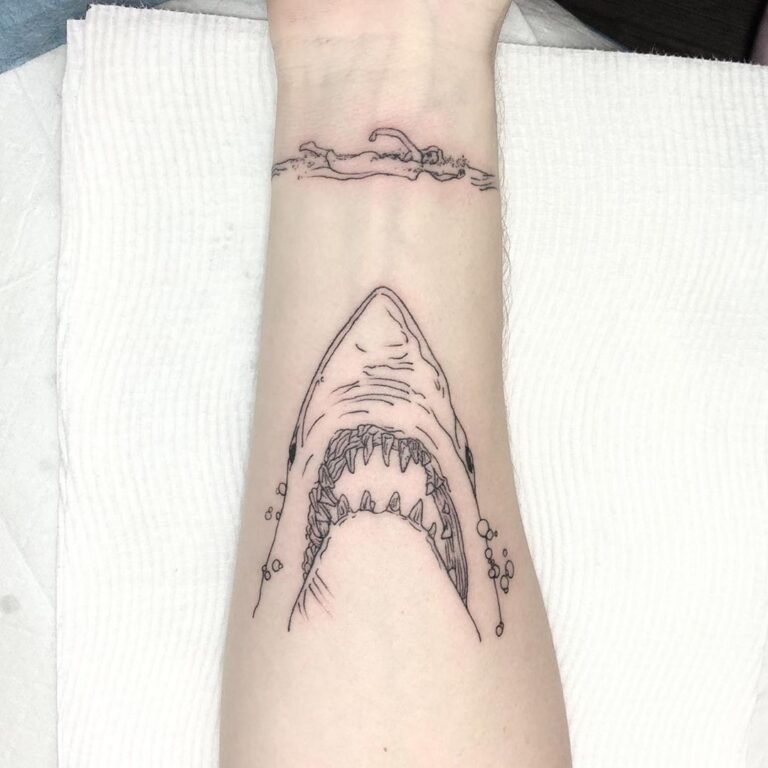 25 Jaw-Dropping Shark Tattoos That Will Leave You Breathless!