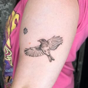20 Must-See Robin Tattoo Ideas That’ll Make Your Heart Flutter